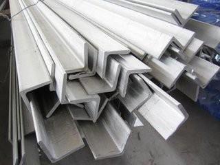 China Hot Rolled Steel Angle Bar Q235 Q345 SS400 Equal Unequal 3-25mm Thickness 6m Length for sale