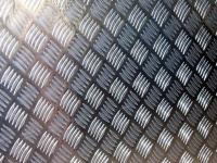 China 6061 T6 Aluminum Diamond Plate Sheet 4x8 0.6-5mm Thickness 100-1800mm Width for sale