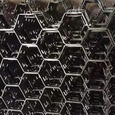 China Stainless Steel Tortoiseshell Net 10-40mm Height Grade 304 310S 410S for Refractory Lining for sale