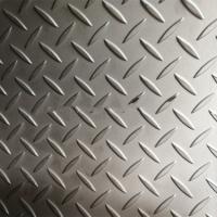 China Stainless Steel 304 Checker Plate 1.0-6.0mm Anti-Slip Diamond Pattern for Flooring for sale