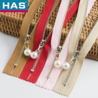 China Brass 5 Inch Separating Zipper Gold Teeth Zippers For Handbags for sale