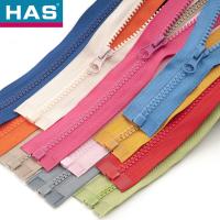China Eco Friendly Plastic Zippers #5 Colorful Zippers Smooth For Clothes for sale
