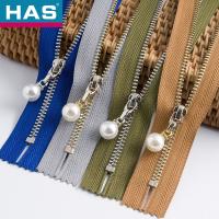 China Brass 5 Inch Separating Zipper Gold Teeth Zippers For Handbags for sale