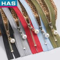 China Brass 5 Inch Separating Zipper Gold Teeth Zippers For Handbags for sale