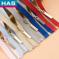 China 27 Inch Separating Jacket Zipper Smooth Gold Teeth Zipper Eco Friendly for sale