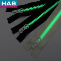 China Luminous Plastic Zippers Two Way Separating Jacket Zipper New Design for sale