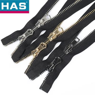 China Black Metal Zippers Smooth Closed End Zippers Durable For Clothing for sale