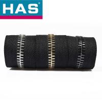 China Black Metal Zippers Smooth Closed End Zippers Durable For Clothing for sale