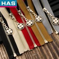 China Grey Metal Teeth Zippers Customized Luxury Zippers For Handbags for sale
