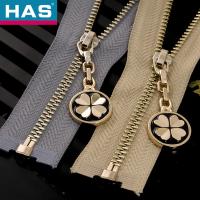 China Grey Metal Teeth Zippers Customized Luxury Zippers For Handbags for sale