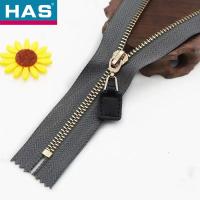 China Eco Friendly Custom Metal Close-end Zipper With Leather Puller In Shiny Gold / Light Gold Teeth for sale