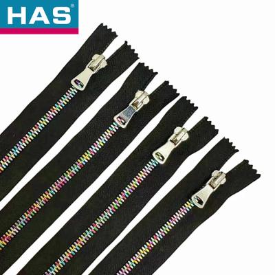 China Colorful Gradient Metal Y - Teeth Closed End Zippers For Clothing Luggage Handbags for sale