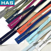 China Jacket Zipper 5 With Metallic Metal Teeth And 3 Tape In 15cm Close End Design for sale