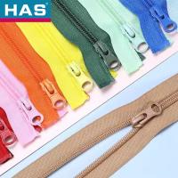 China High Performance Nylon Zippers For Garment And Bag Production for sale