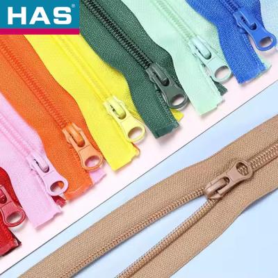 China High Performance Nylon Zippers For Garment And Bag Production for sale