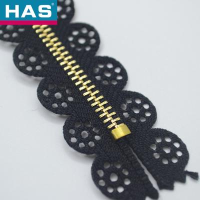 China #3 Custom Metal Zipper With Decorative Lace Hollow Design and Black Eyelet Tape for sale