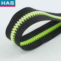 China Plastic Puller Two Tone Oiled Resin Zipper For Jacket Luggage And Denim Pants for sale