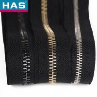 China Auto Lock Slider Metal Zippers 2 Way Open End Zipper Black Strong for sale