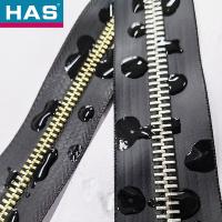 China Waterproof Metal Zippers Auto Lock Versatile Zippers For Bags for sale