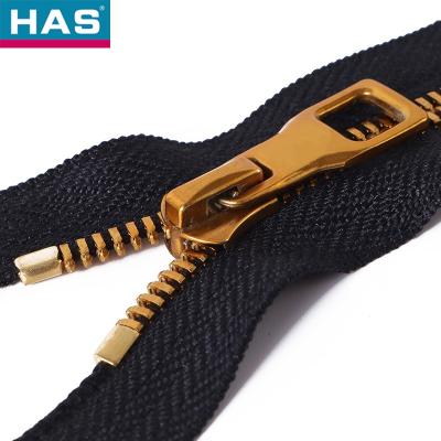 China Upgrade Clothing Brass Golden Double-Pointed Teeth Metal Open-End Zipper Set for sale