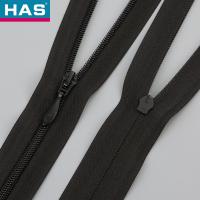 China Plastic Teeth Zipper With Self-Locking For Customizable Clothing And Lightweight Design for sale