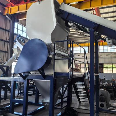 China Automatic HDPE Bottles Crusher Machine 90KW 1000kg/hr for Plastic Recycling for sale