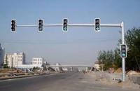 China Flexible Arm Pole Pedestrian Traffic Signal Post Pole For Crossing Road for sale