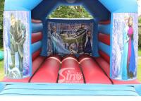 China Eco Friendly Frozen Jumping Castle with Roof 610g PVC for Parties for sale