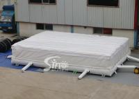 China 8x6m White Indoor Foam Pit Airbag with Sealed Top Cover for Big Jump Stunt Training for sale
