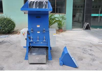 China Power 7.5-15kw LDF C 400 plastic automatic baiting crusher 600r/min 100-140kg/h fragmentation power for sale