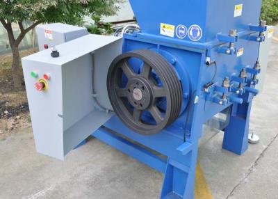 China 45kw Waste Plastic Crusher , Energy Saving 600r/Min Plastic Recycling Crusher for sale
