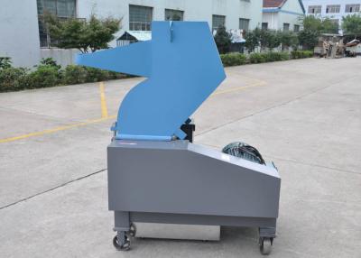 China 10mm Sievehole Dia Recycling Crusher Machine 400r/Min 200-450kg/H Fragmentation Power for sale