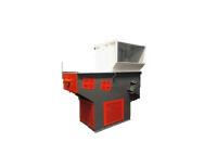 China Custom Color Plastic Shredder Machine 2400*1800*2450mm High Strength Steel Plate for sale