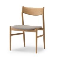 China PU Leather Upholstered Wood Dining Chair in Traditional Design Style for Restaurant Furniture for sale