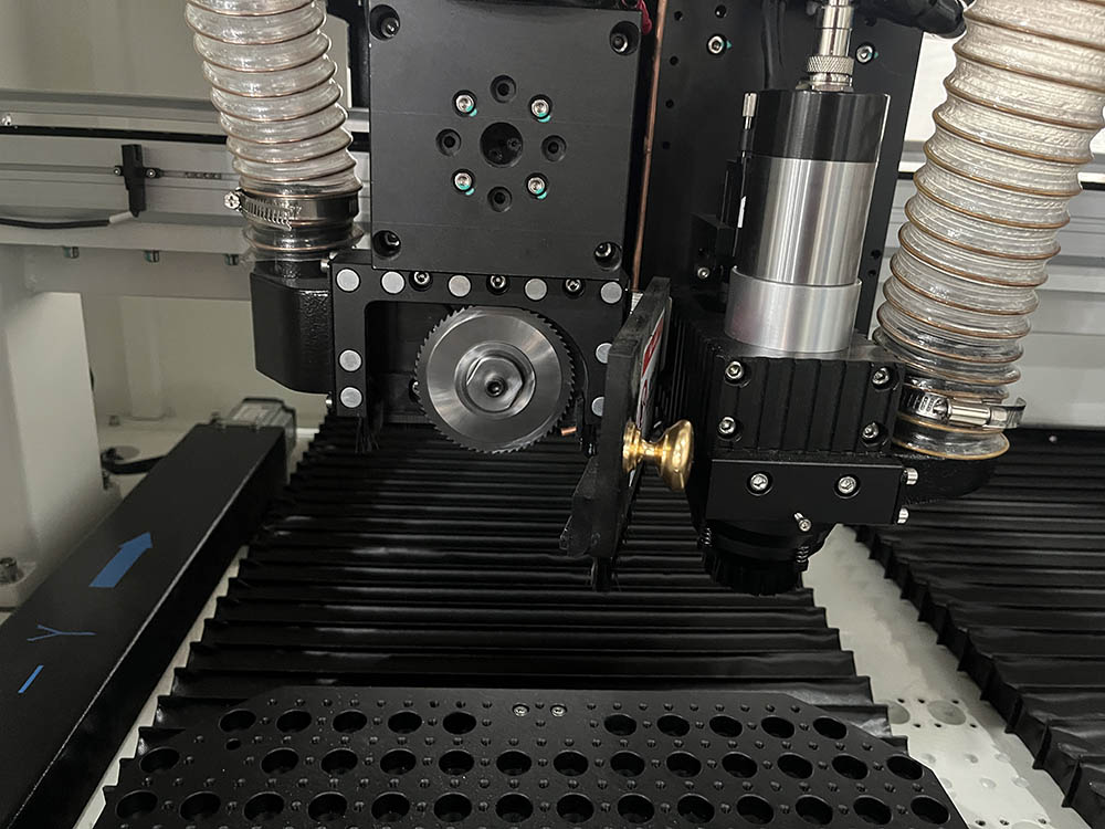 universal pcb separator with dual spindles and dual tables