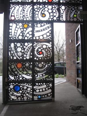 China Home Aluminium Folding Gate Sleek Aluminum Exterior Gates Customized for sale