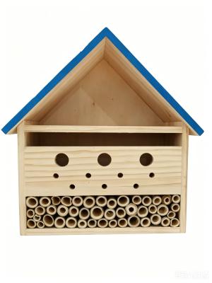 China Outdoor Hanging Bee Hotel Insect House, Natural Bamboo Tube Bee Nest Pollinator Habitat for Garden for sale