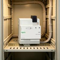 China MTN684064 Schneider KNX Power Supply REG-K/640mA 30VDC DIN-Rail Mount System Energy Module Unit for sale