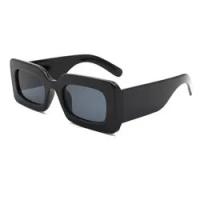 China Custom Logo Wide Frame UV Blocking Sunglasses Rectangle Fashion Vintage Women for sale