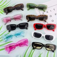 China Classical Retro Women Fashion Square Sun Shades Vintage Rectangle Sunglasses Green Lens Eyewear UV400 for sale