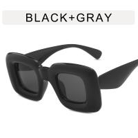 China Customized Logo UV Blocking Sunglasses Personalized Inflated Square Sunglass for sale
