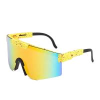China Polarized Lens Cycling UV Blocking Sunglasses Outdoor Windproof Cycling Glasses for sale