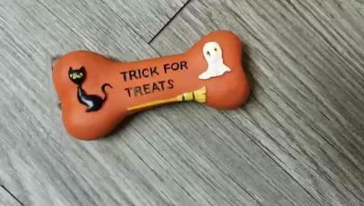 China Halloween Bone Squeaky Dog Toy 14cm Latex Pet Toy for Small Medium Dogs for sale