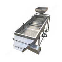 China Linear Vibrating Sieving Coffee Bean Grading Machine 500kg/h 1-5 Layers for sale