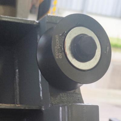 China Through Hole Roller Of SC Series Construction Lifts Jinggang Roller For 650mm Mast for sale