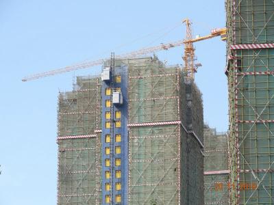 China Contruction Buildings Rack Pinion 450M Man And Material Hoist for sale