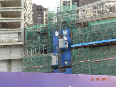 China Fall Protection Passenger Material 2000KG Rack And Pinion Hoist for sale
