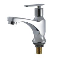 China Brass Single Handle Deck Mounted Basin Faucet with Polished Finish for Bathroom for sale