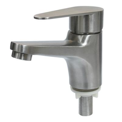 China Modern Design Chrome Bathroom Faucet with Corrosion Resistant Brass Water Tap for Lavatory Sinks for sale