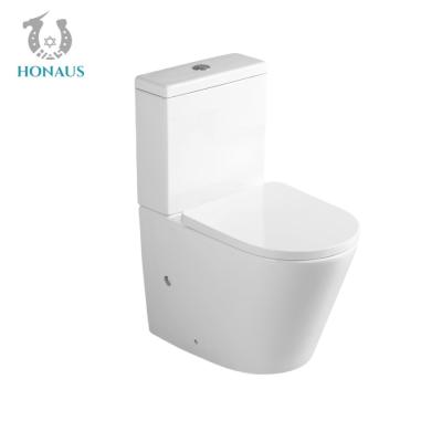 China Luxury Gravity Flush Elongated Two Piece Toilet Bowl 690x400x560mm 3.0-4.5L for sale